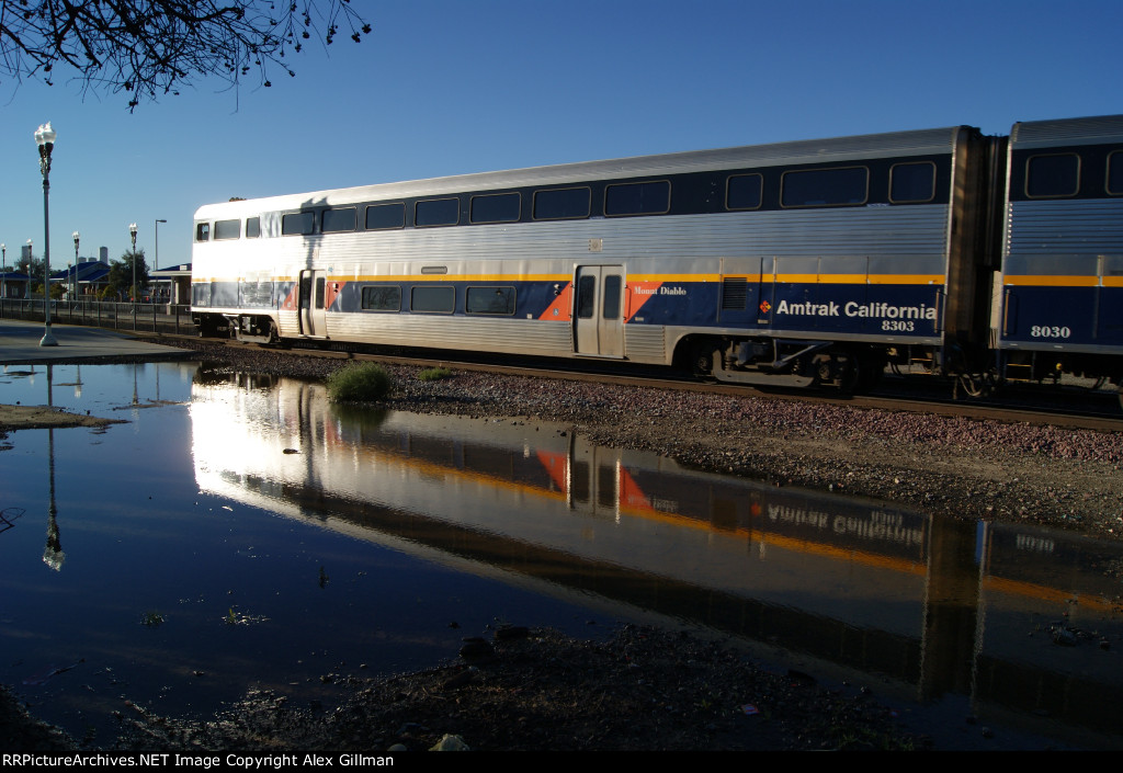 CDTX 8303 Westbound, Reflections
